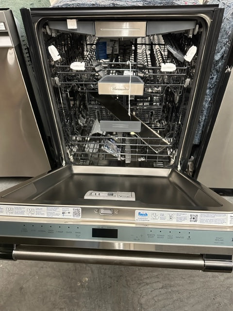 Thermador Sapphire Series DWHD760CFP 24 Inch Fully Integrates Smart Di ...